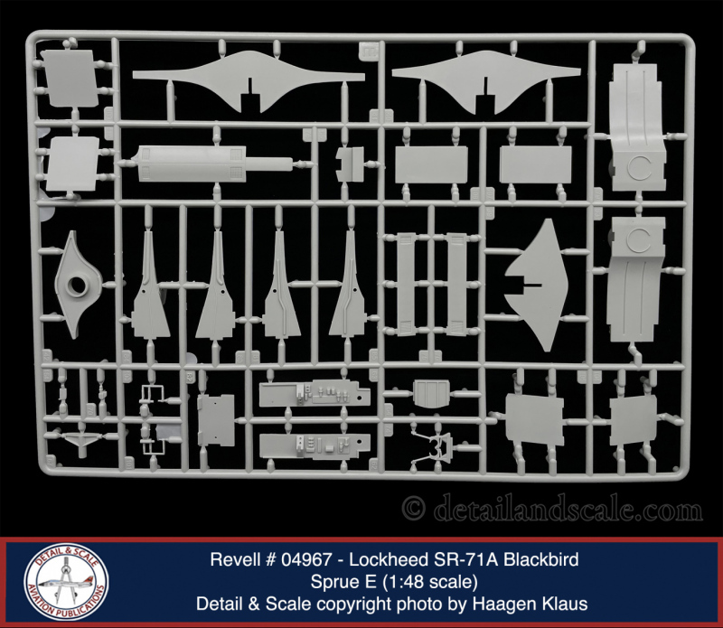 Revell SR-71A Blackbird - 1:48 Scale % - Detail and Scale tail & Scale