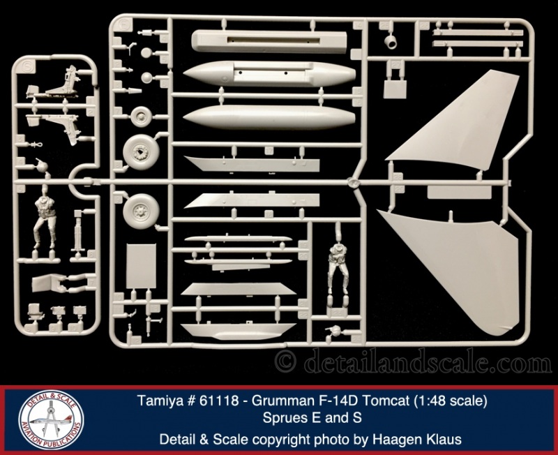 Tamiya Grumman F-14D Tomcat - 1:48 Scale % - Detail and Scale tail & Scale
